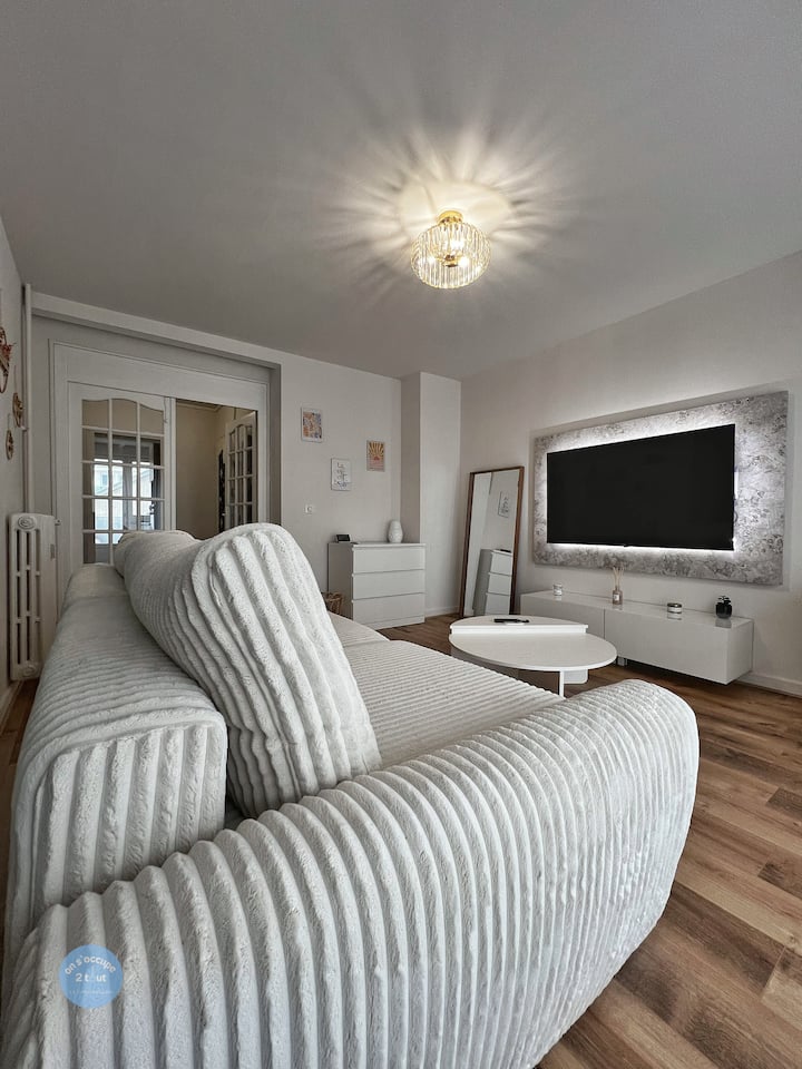 Appart' Cosy | Loggia & Balcon | Lit Queen Size - Aurillac