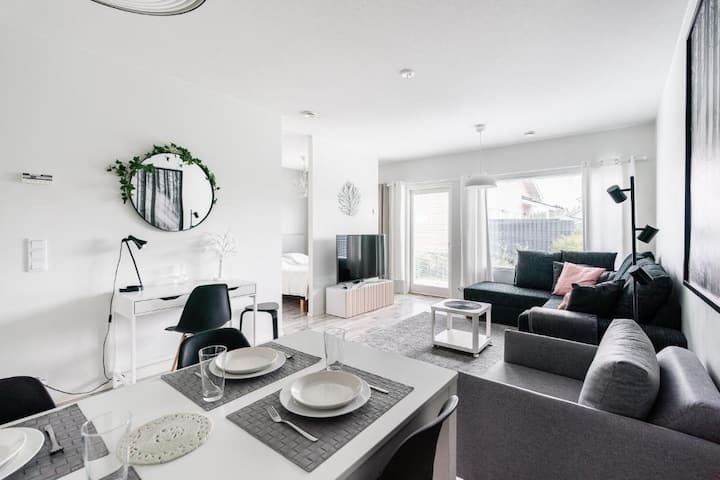 Ihana, Idyllinen Huoneisto, Jossa Sauna Ja Terassi - Hattula