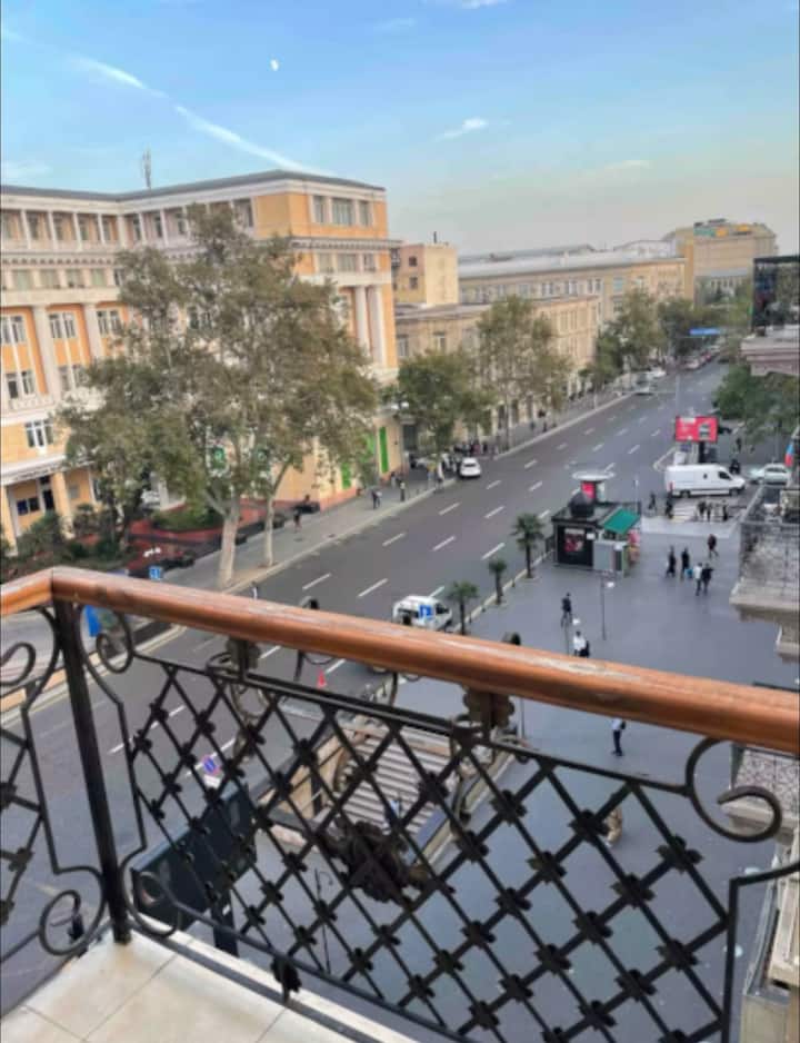 Bakunun Tam Merkezinde Tatlı Bir Daire - Baku
