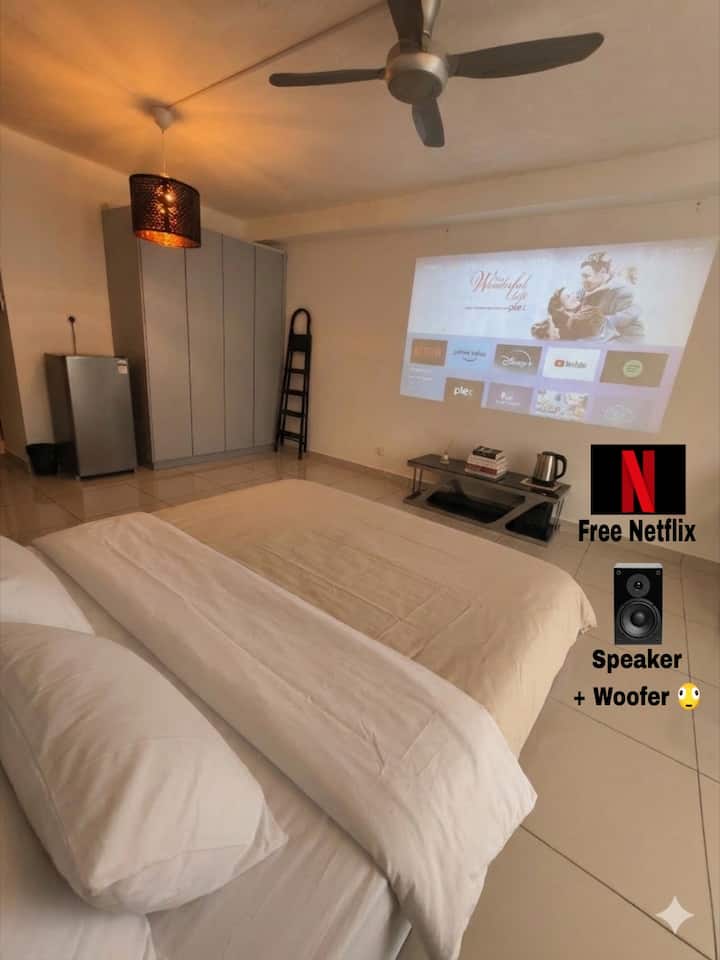 Projector|netflix|wifi 7@ksl|mount Austin|monthly - Johor Bahru