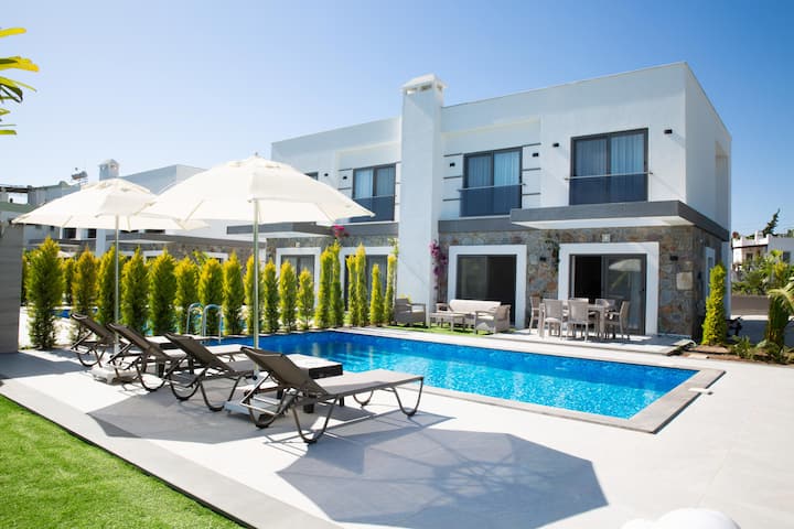 2 Duplex Villas With Pool Near Yalıkavak Marina - Yalıkavak