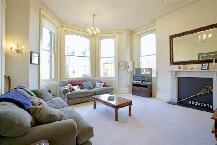 Stylish Period Two-bed Apartment W/balcony - Hove - Brighton