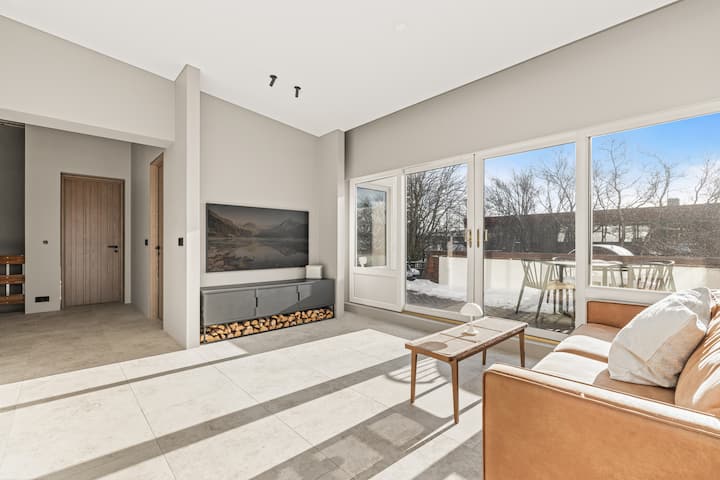 A Unique Luxurious Family Home - Reykjavík