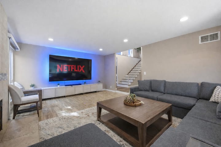 Large Group Oasis • 5br Hot Tub • Ev • Sleeps 18 - San Diego, CA