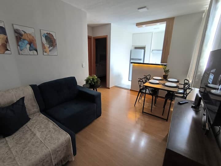 Espaço Inteiro: Condomínio, Duas Vagas Garagem. - Cuiabá