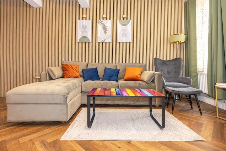 Stylish City Home | Walk To Centre - Wroxham