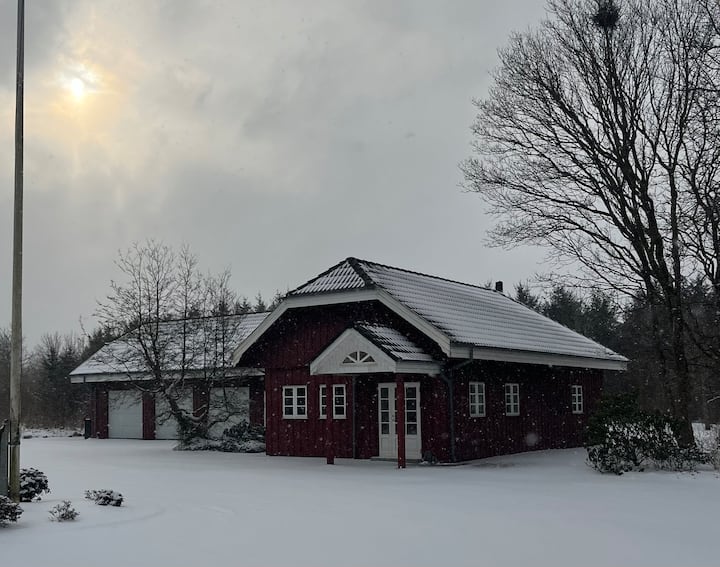 Mosborg Gæstehus - Tæt På Skov Og Badesø - Ulfborg