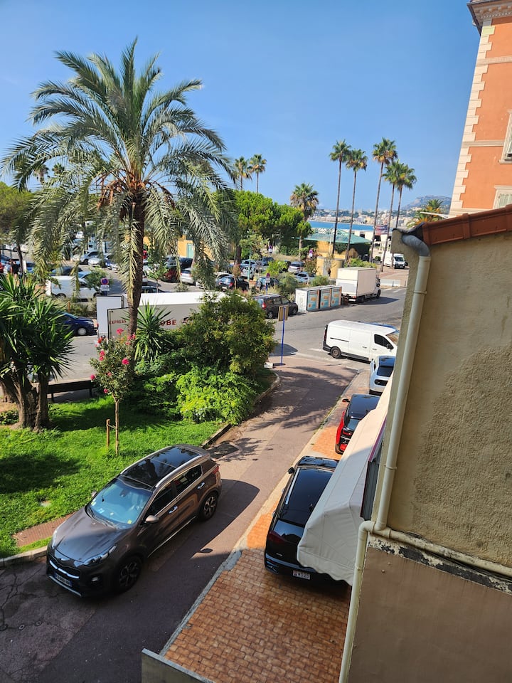 Appartement : Bonheur Au Bord De Mer Pour Vacances - Menton