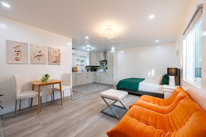 Eclectic Studio | Near La Oc Sgv Disney Getaway - San Dimas, CA