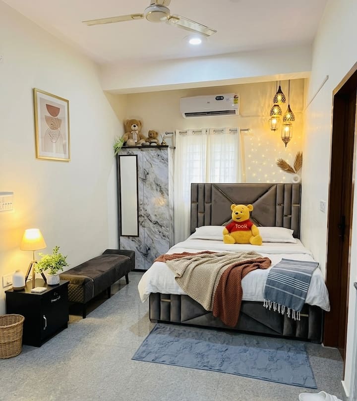 Studio Near Artimis Hospital - Gurgaon