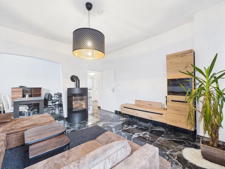 Geräumiges Apartment • Parkplatz • Nähe Autobahn - Garbsen