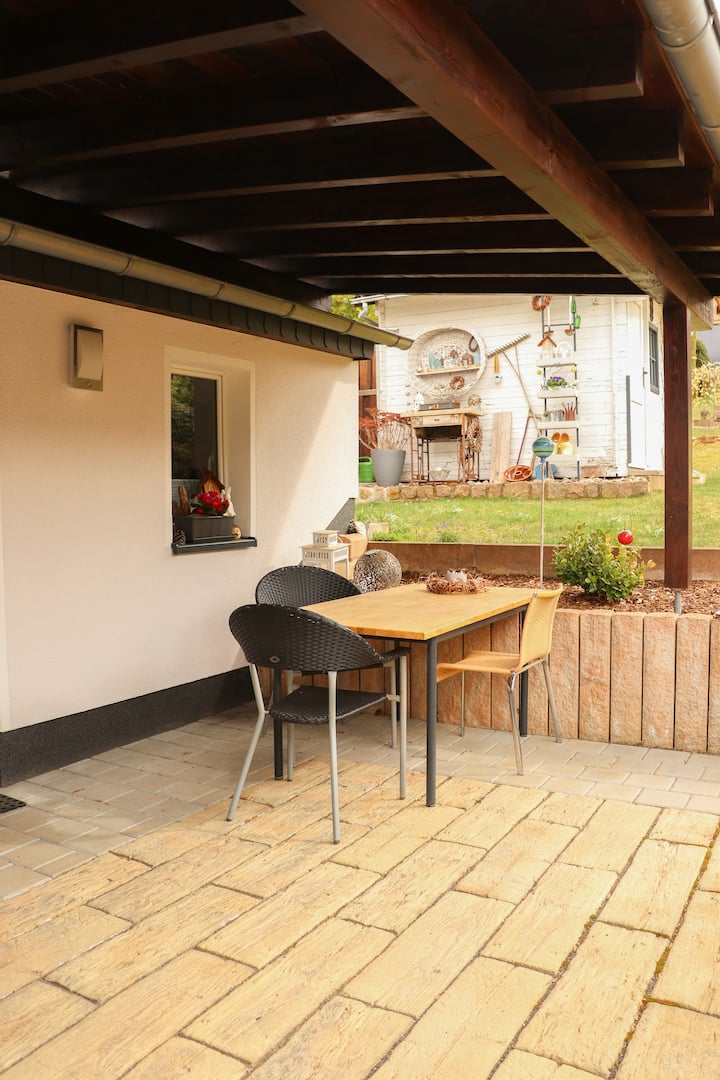 Modernes Studio: Eigener Eingang & Terrasse - Chemnitz
