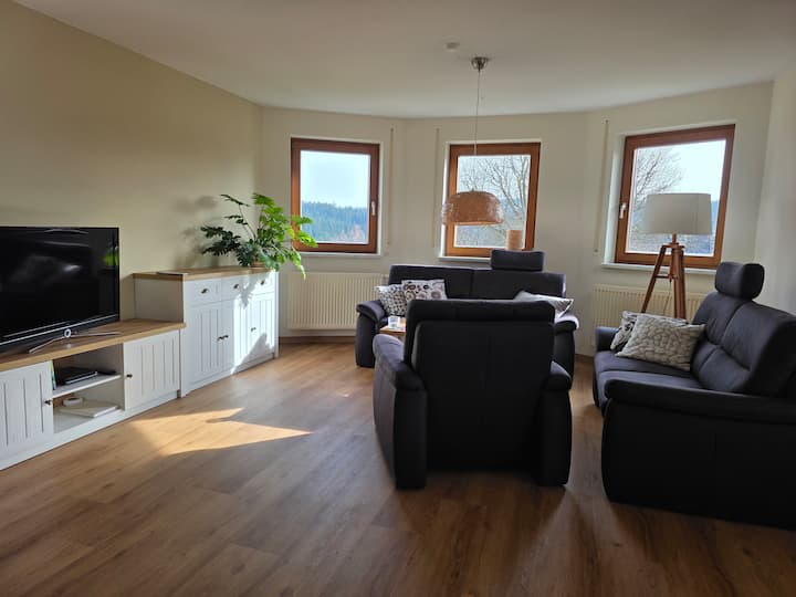 Große, Neue Ferienwohnung In Ruhiger Lage - Hirschberg