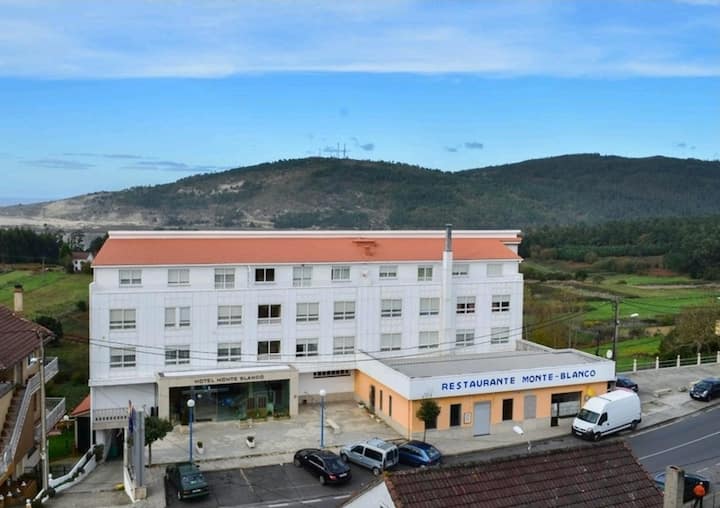 My Rooms City Hotel Monte Blanco - Laxe (Lage)