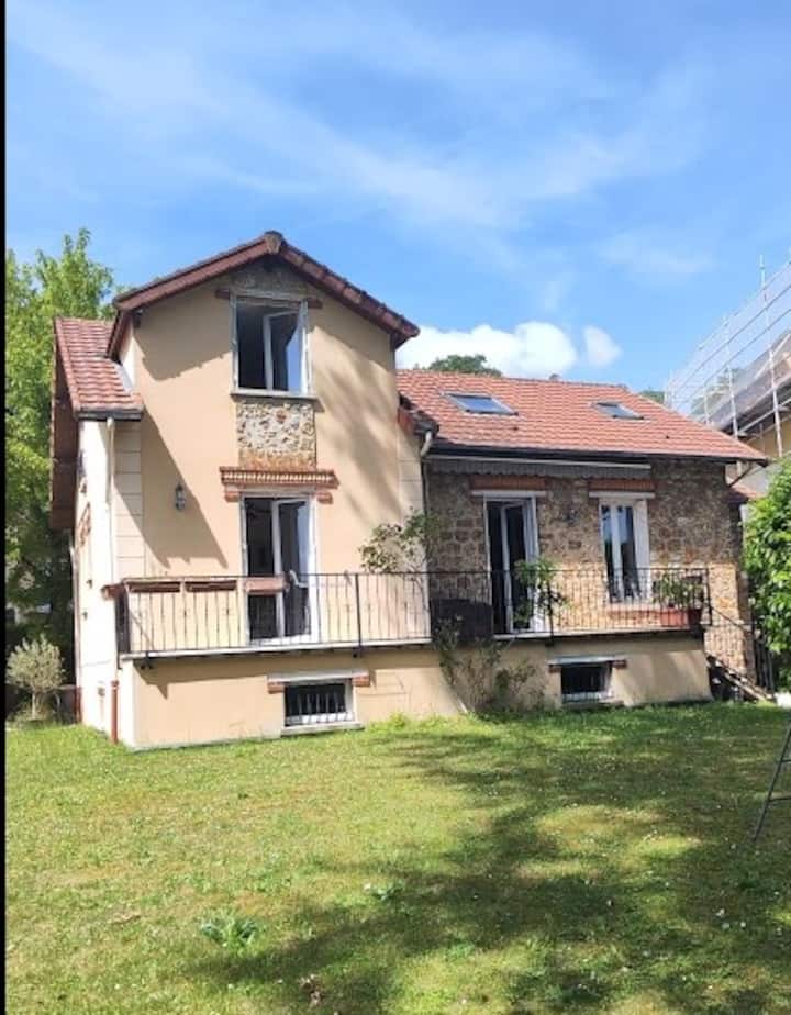 Maison Dans Quartier Calme Aux Porte De Paris - Versailles