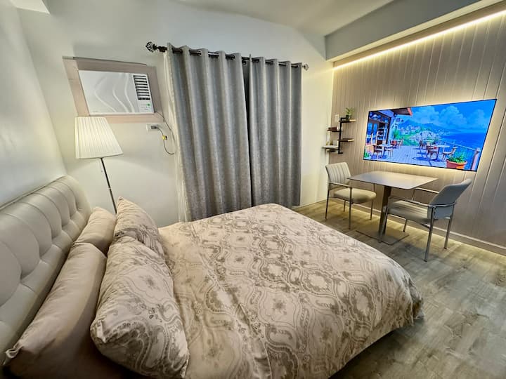 Bacolod Sunset Seaview Suite /
High-speed Internet - Bacolod