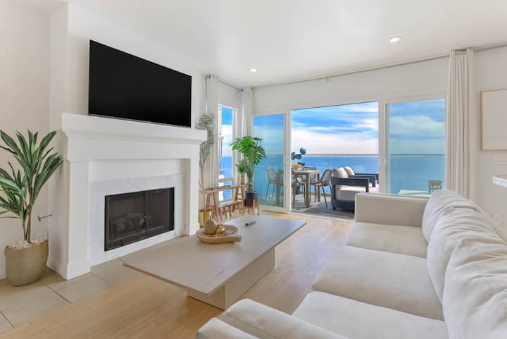 Malibu Oceanfront Escape – Steps To The Sand - Malibú, CA