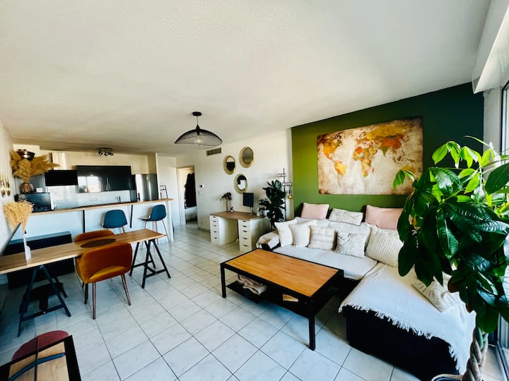 Appartement T2 : Balcon Vue Tour Magne + Parking - Nîmes