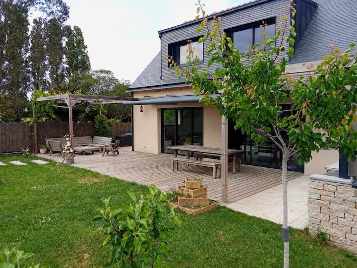 Maison Avec Jardin Clos Et Parking. - Belz