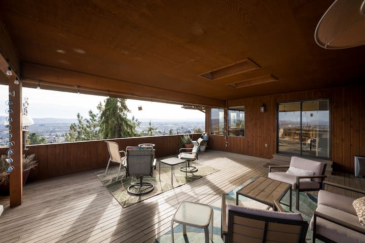 Englewood Crest Nest. Spacious Home With View - Yakima, WA