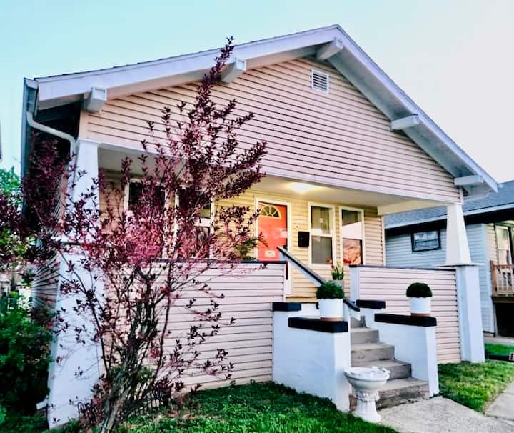 Porch Life Bungalow - University Of Dayton Retreat - University of Dayton, Dayton