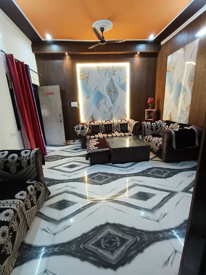 Shanti Dham
Spiritual Retreat In Vrindavan - Vrindavan