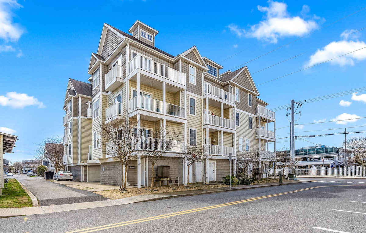 Ocean Block 4BR | Steps to Beach | Sleeps 14 - Houses for Rent in Ocean ...