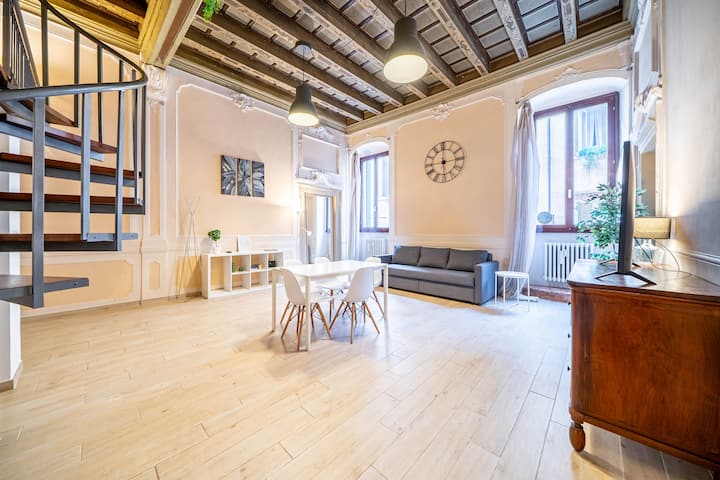 Casa Vittoria - Eleganza D’epoca In Centro Storico - Verona