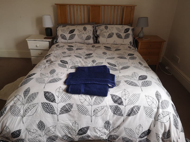 Big Double Room With Private Bathroom - Hereford