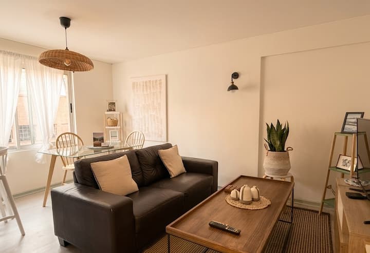 Refugio El Golf | Workspace + Ac | A Pasos De Mut - Providencia