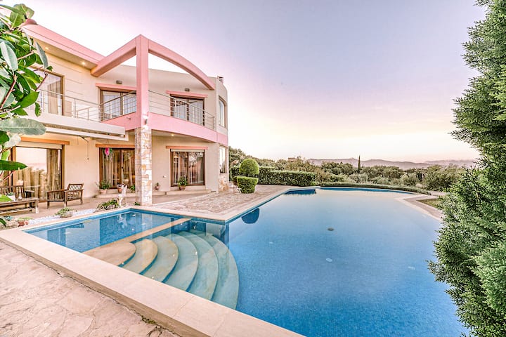 Villa Iriana: Luxury Pool Villa&breathtaking Views - Corfu