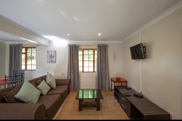 Rose Cottage - 2 Bed, 5-6 Sleeper. - Mooi River