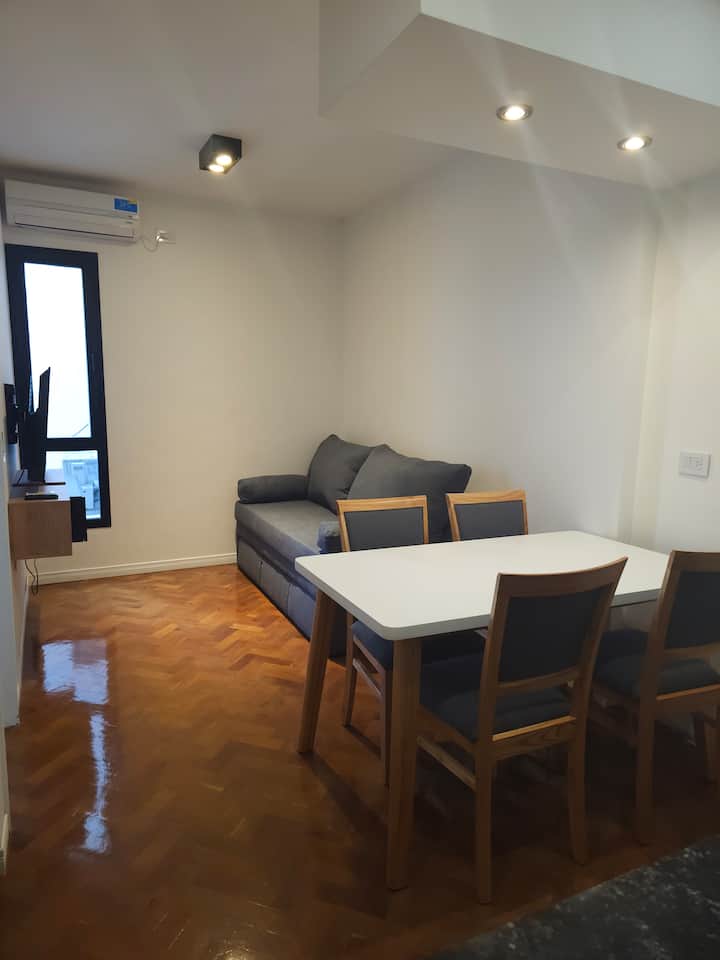 Departamento Moderno Y Equipado En Microcentro - Argentina