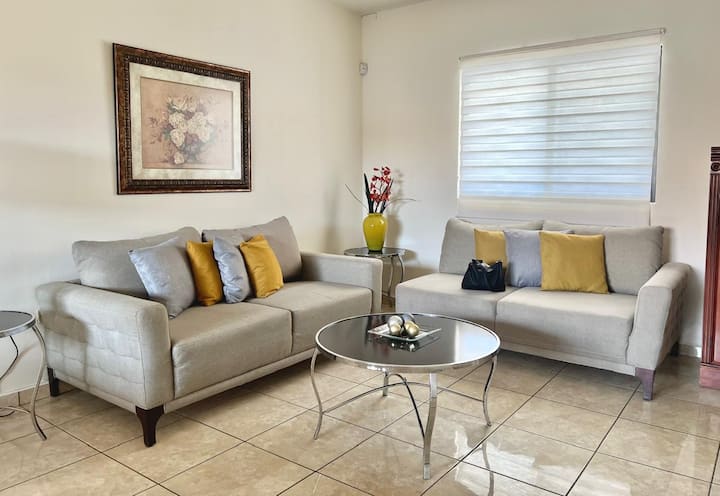 Casa Villa 3 Recámaras Colosio Poniente Hermosillo - Hermosillo