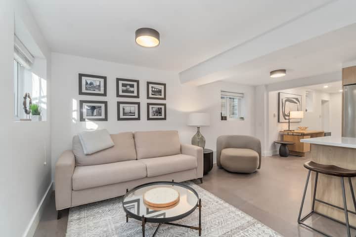 Beautiful & Stylish Basement Suite In North Van! - West Vancouver