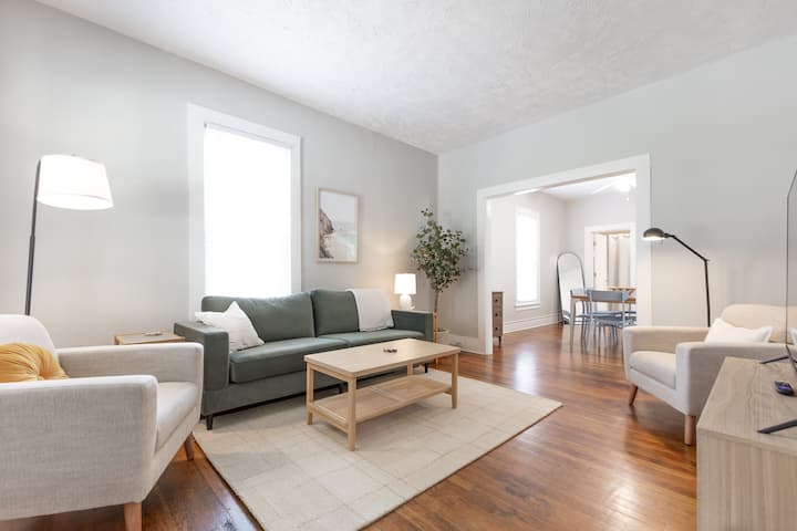 Cozy Parkside 3 Bedroom Near Medical Mile - Grand Rapids, MI