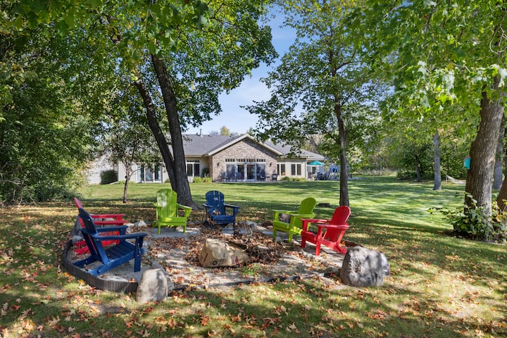 Beautiful River Hills Estate On Muskrat Lake! - Detroit Lakes, MN