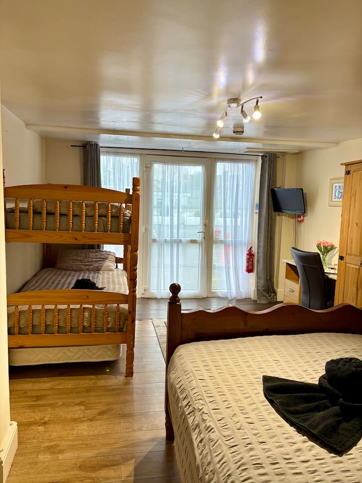 Family Room 4 In Travellers Rest Motel - Ingoldmells