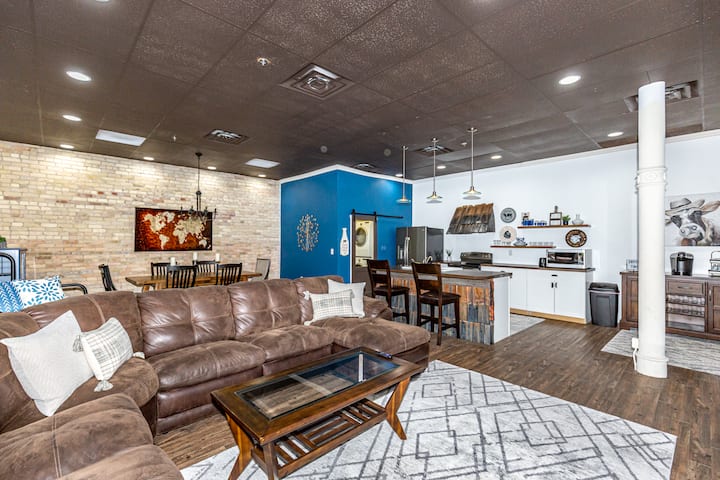 Ground-level Downtown Condo • Games & Walkable Fun - Fargo, ND