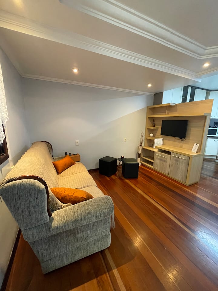 Casa Inteira P/ 6 | Aconchego + ÓTima Localização - Garibaldi