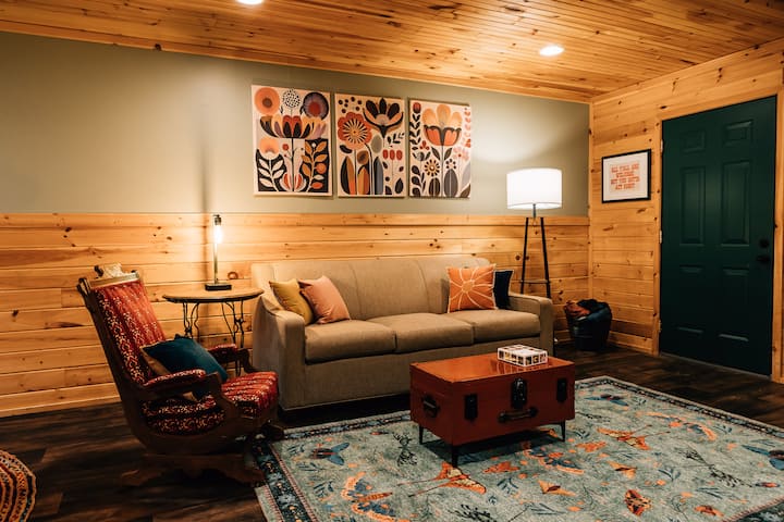 Pine + Pasture Retreat - Carrollton, GA