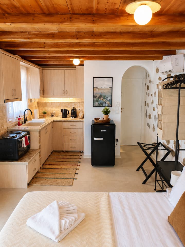 Cottage 15 Minute Walk From Mykonos Town & Airport - 미코노스 섬
