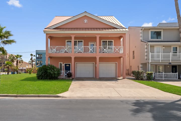 New 6 King | 3 Story House | Firepit | Ocean Views - South Padre Island, TX