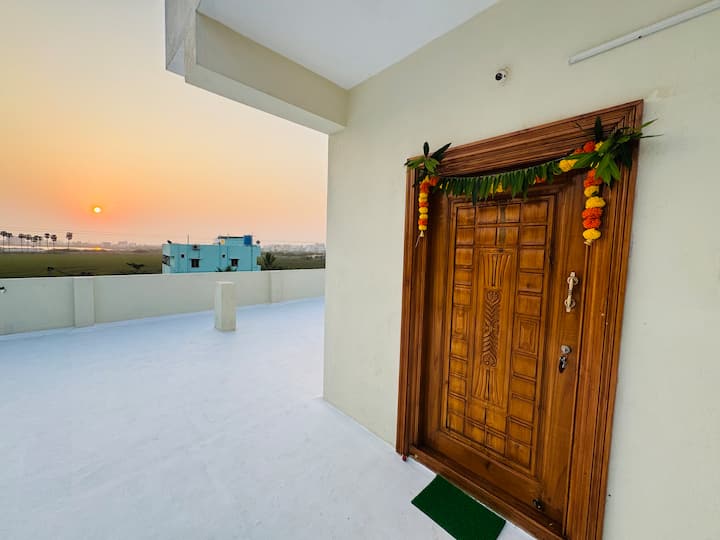 Golden Horizon-luxurious Pent House 1bhk - Tirupati