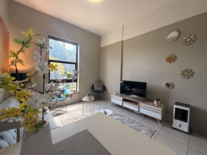 Elegant Rosebank Apartment | The Bolton - Johannesburg