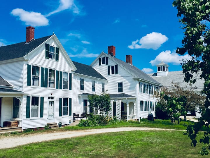 Bayview Suite In Historic Shipbuilder’s Farmhouse - Harpswell, ME