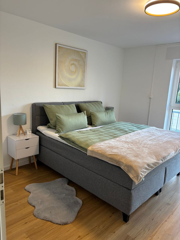 Modernes Apartment Mit Balkon & Workspace - Darmstadt