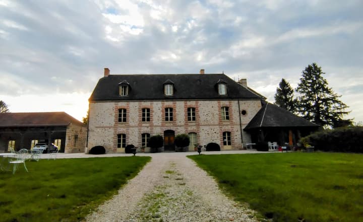 Un Retour Au Xiii Siècles ! - Romilly-sur-Seine