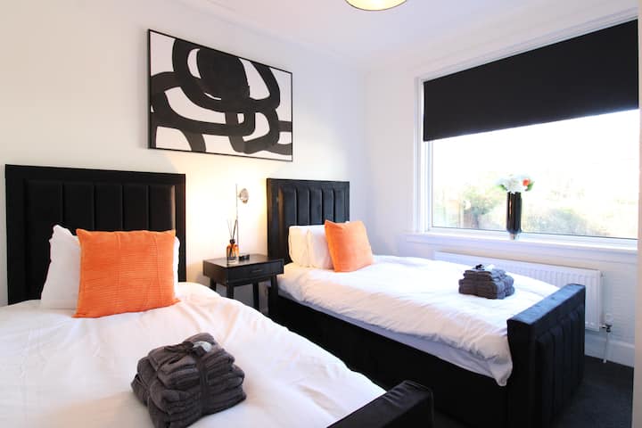 Deluxe 3 Bed | Sleeps 8 | Free Parking | Edinburgh - Edinburgh