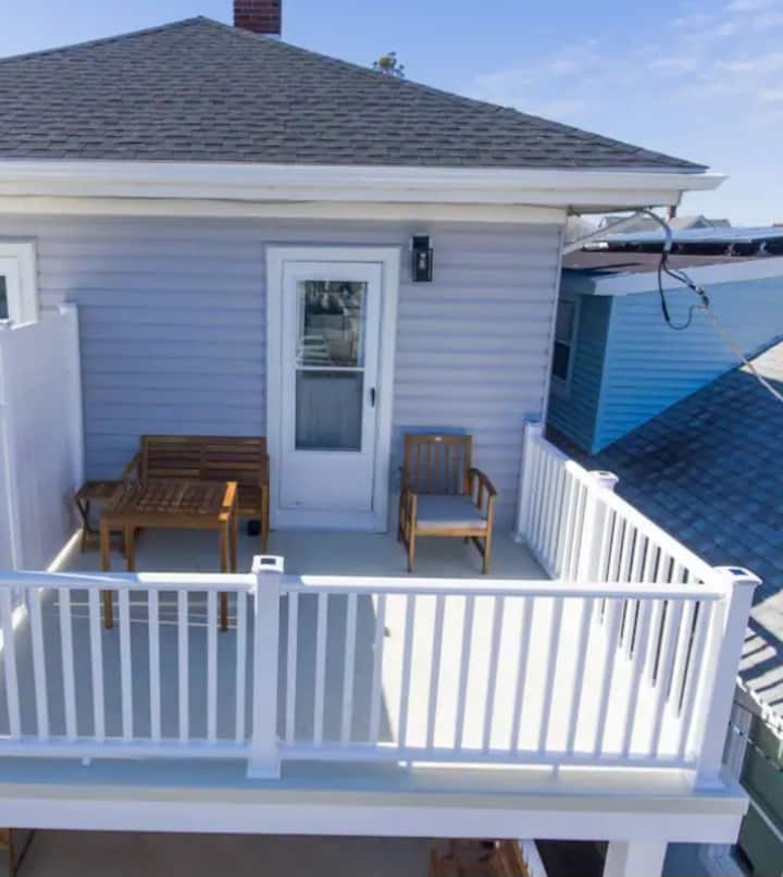 Wildwood Crest | Beach Only 4 Blocks! Balcony - Wildwood, NJ